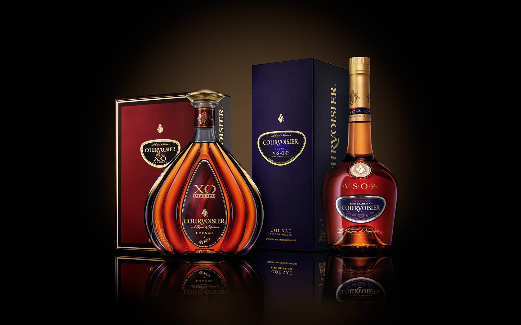 Packshot Factory - Bottle - Courvoisier cognac box set
