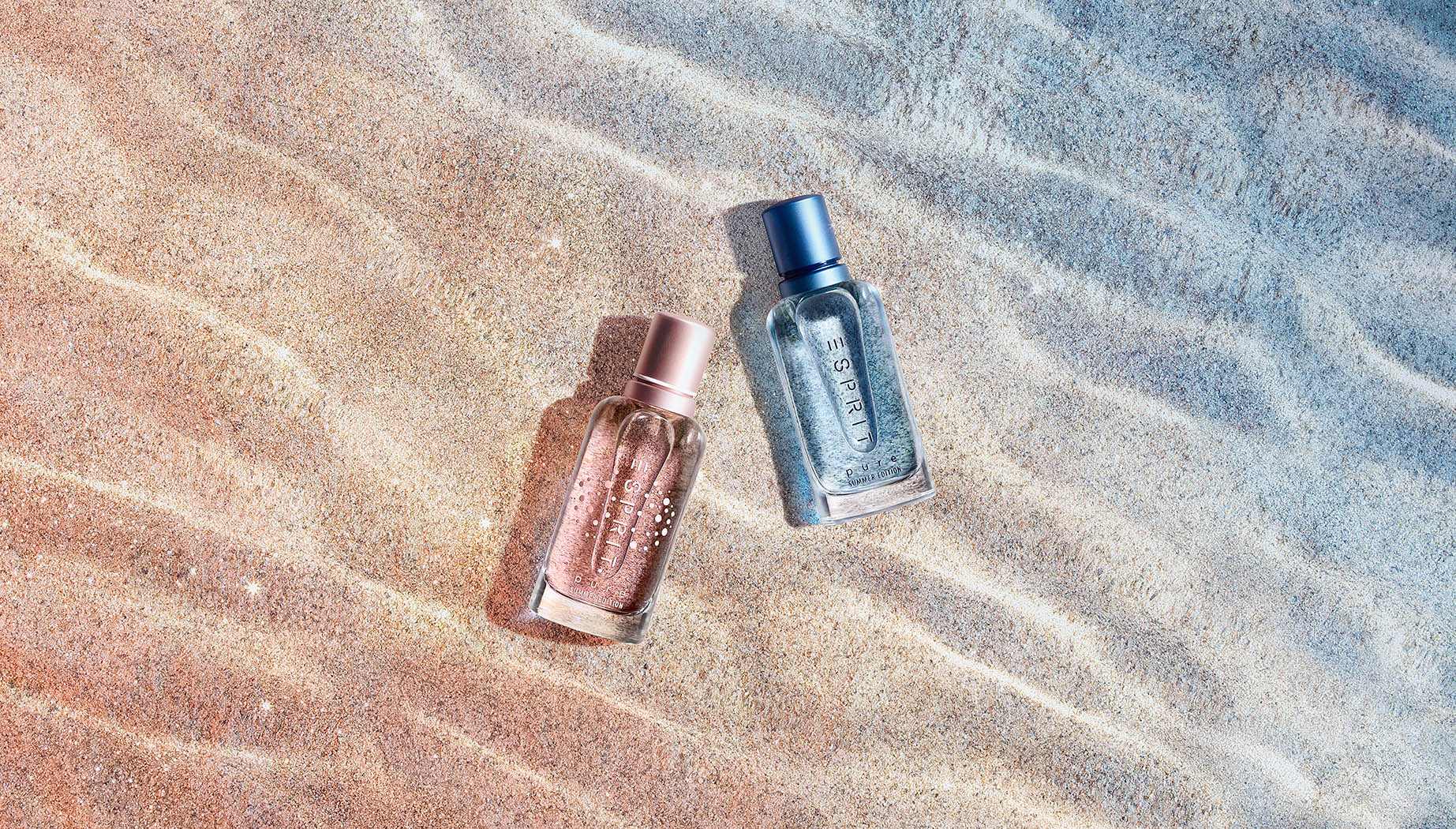 Packshot Factory - Coloured background - Esprit fragrance bottle