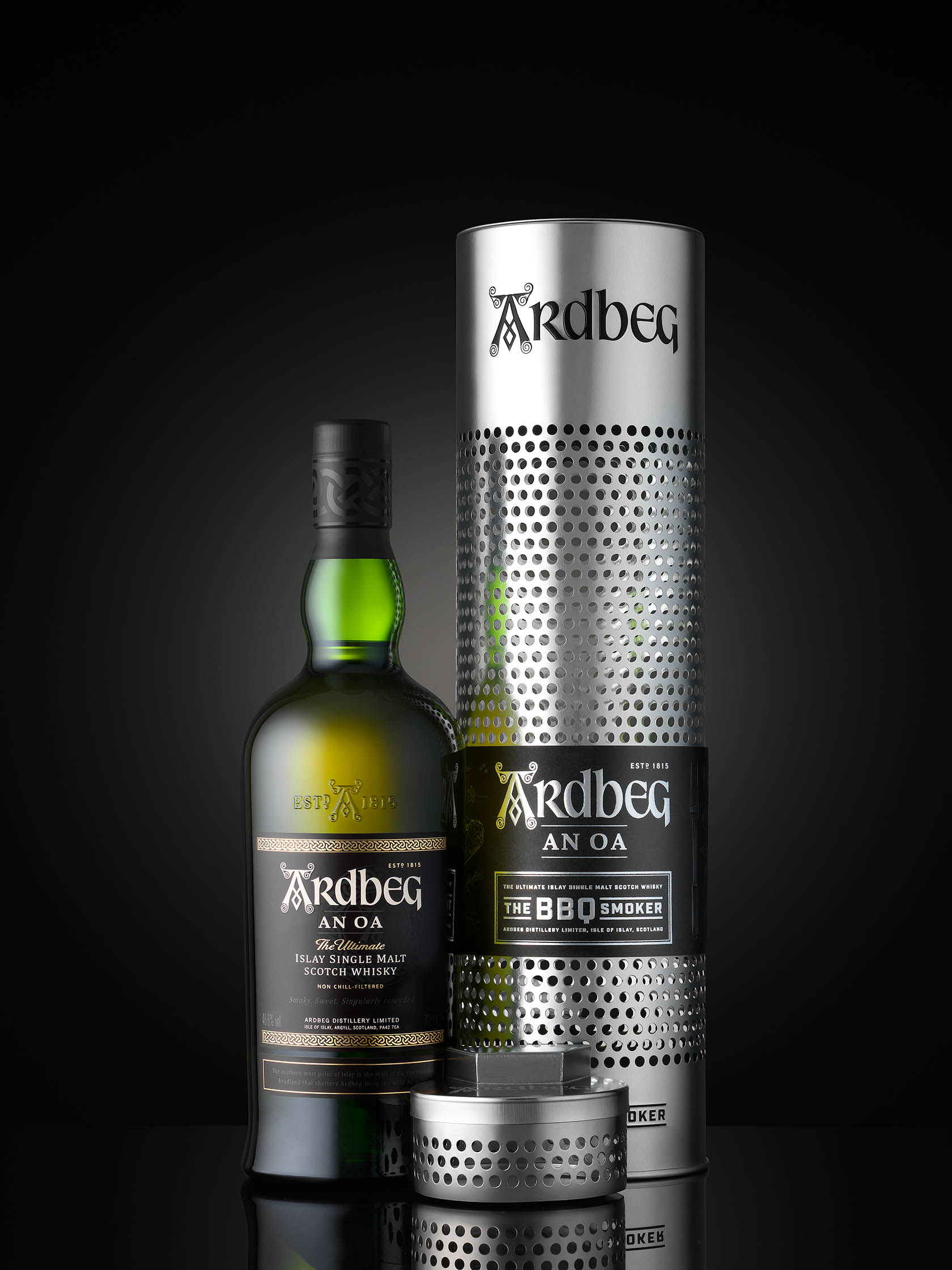Packshot Factory - Drinks Photography - Ardbeg whisky bottle and box set