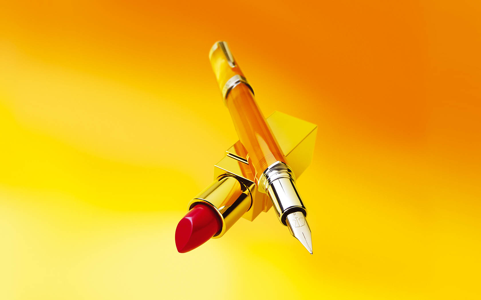 Packshot Factory - Gadget - Fountain Pen and Lipstick