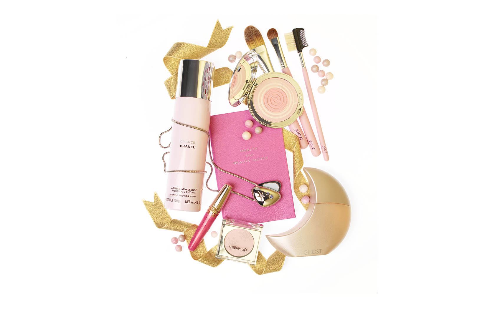 Packshot Factory - White background - Makeup group shot